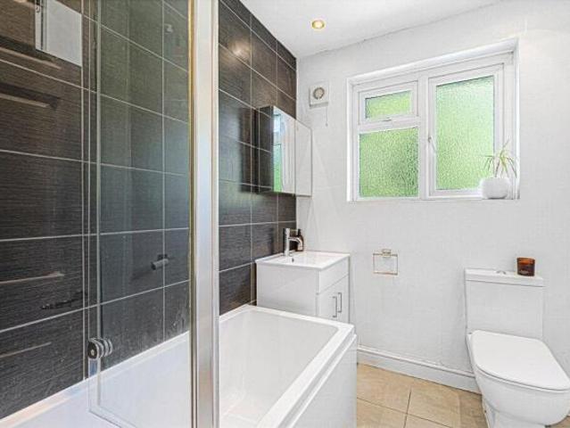 2 bedroom semi detached house for sale in Courtlands Drive, Watford, Hertfordshire, WD17