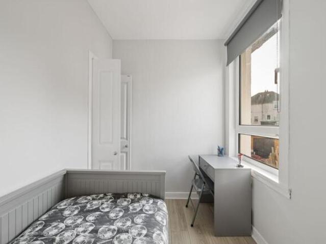 2 bedroom semi detached house for sale in Cowdenhill Circus, Glasgow, G13