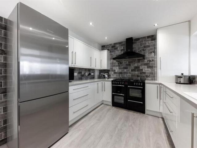 2 bedroom semi detached house for sale in Cozens Hardy Road, Norwich, NR7