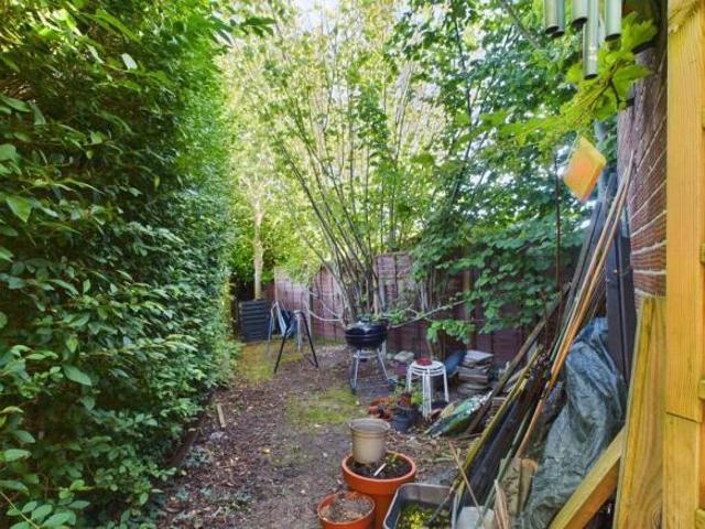 2 bedroom semi detached house for sale in Clarence Way, Calcot, Reading, RG31