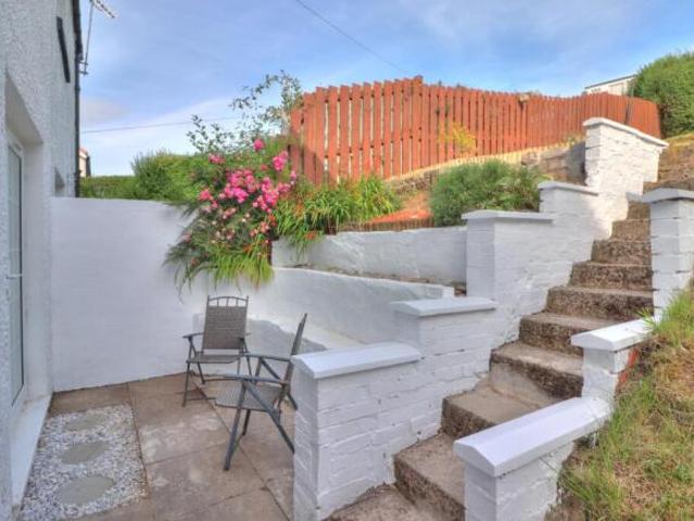 2 bedroom semi detached house for sale in Crosslees Drive, Glasgow, G46
