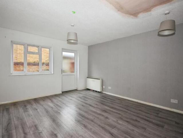 2 bedroom semi detached house for sale in Curran Close, Whitnash, Leamington Spa, CV31