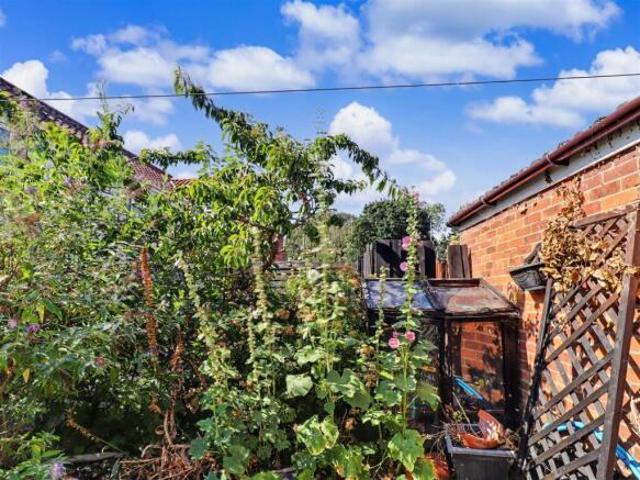 2 bedroom semi detached house for sale in Dales Place, Yarmouth Road, Norwich, NR7