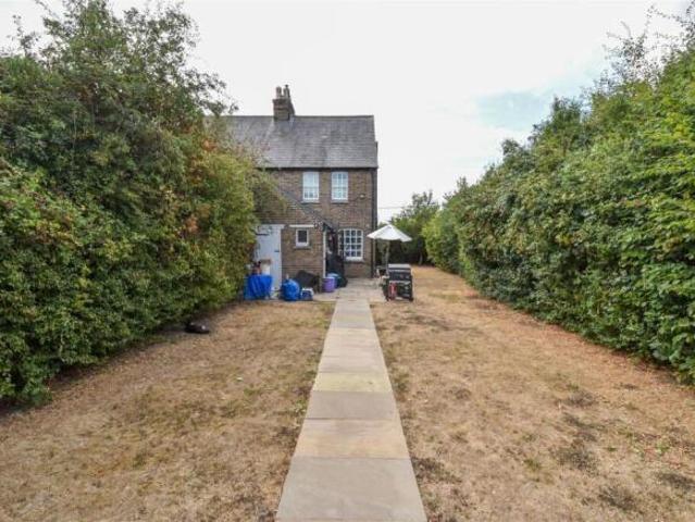 2 bedroom semi detached house for sale in Days Lane, Pilgrims Hatch, Brentwood, CM15