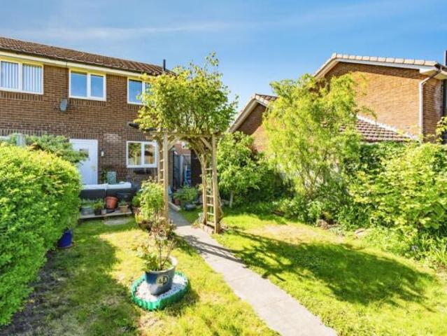 2 bedroom semi detached house for sale in Dundee Close, Fearnhead, Warrington, Cheshire, WA2