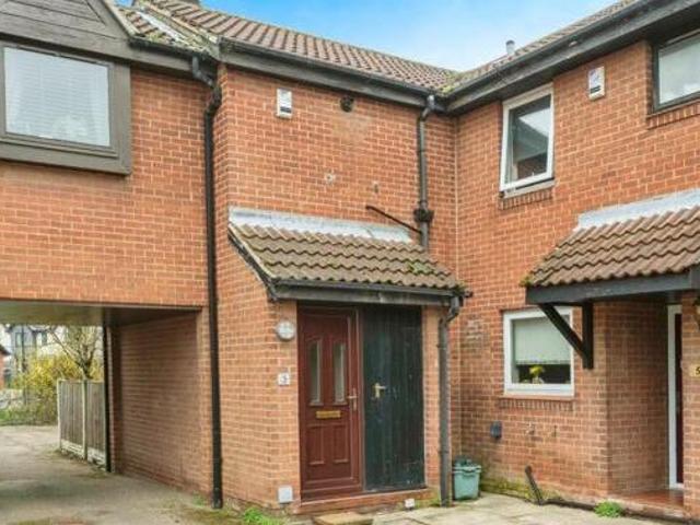 2 Bedroom Semi detached House For Sale In Dunscroft