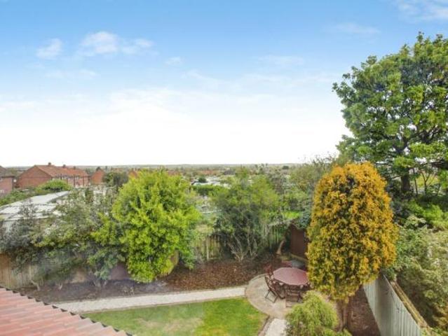 2 bedroom semi detached house for sale in Eastwood Gardens, Newcastle upon Tyne, NE3