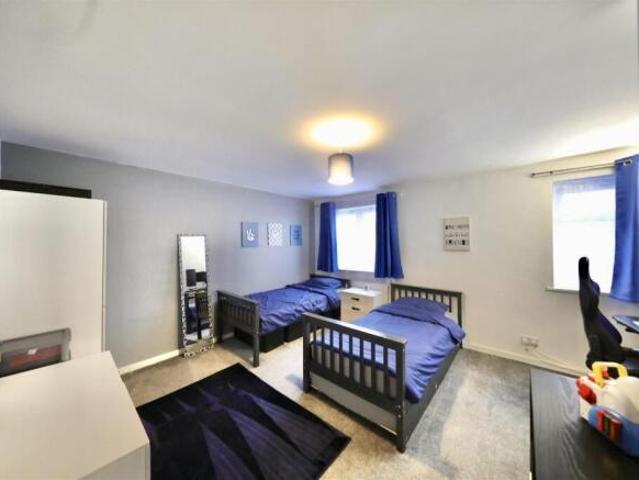 2 bedroom semi detached house for sale in Elm Street, Hull, HU5