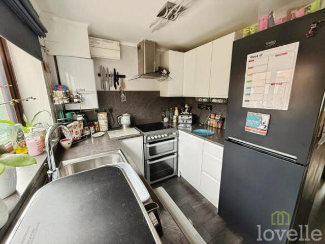 2 bedroom semi detached house for sale in Elsham Close, Lincoln, LN6