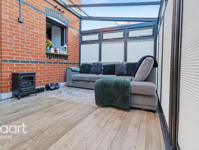 2 bedroom semi detached house for sale in Emperor Circle, Ipswich, IP3