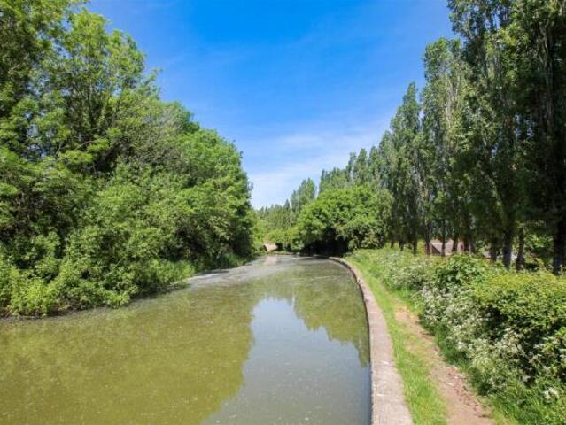2 bedroom semi detached house for sale in Eynsham Court. Woolstone, Milton Keynes, MK15