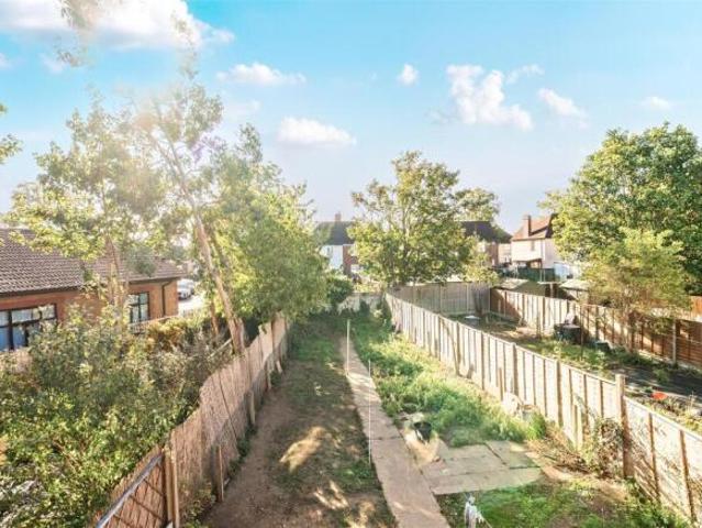 2 bedroom semi detached house for sale in Faldo Road, Bedford, MK42