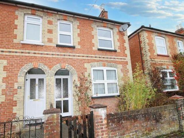 2 Bedroom Semi detached House For Sale In Farnborough