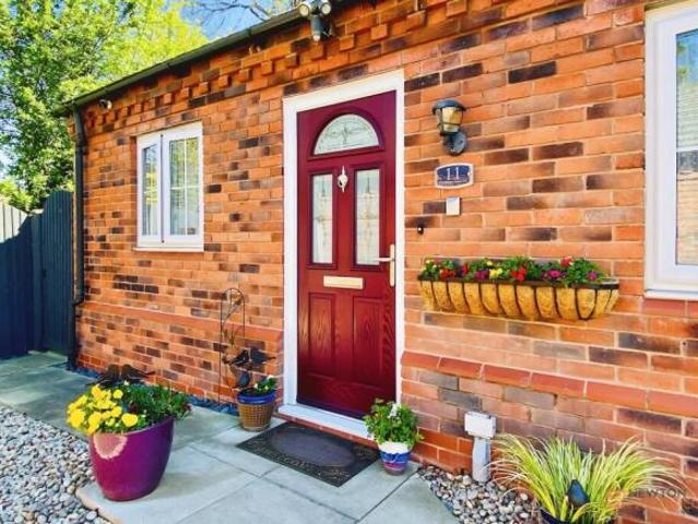 2 bedroom semi detached house for sale in Field Gate Gardens, Glenfield, LE3