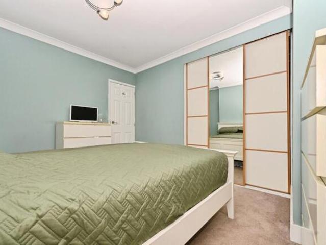 2 bedroom semi detached house for sale in Fourth Avenue, Luton, Bedfordshire, LU3