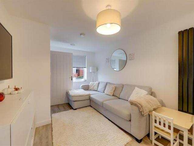 2 bedroom semi detached house for sale in Gerbera Road, Worthing, BN13