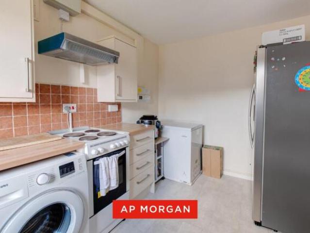 3 bedroom semi detached house for sale in Goldsmith Road, Worcester, Worcestershire, WR4