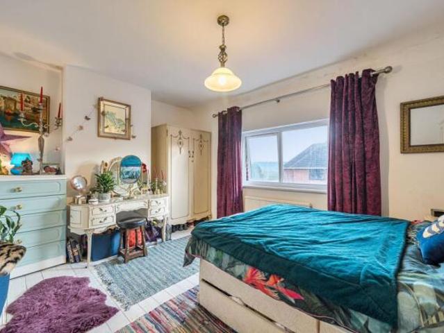 2 bedroom semi detached house for sale in Gordon Avenue, Winchester, SO23