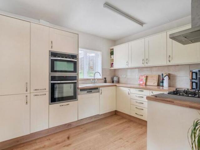 2 bedroom semi detached house for sale in Gordon Avenue, Winchester, SO23