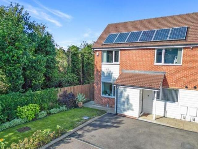 2 Bedroom Semi detached House For Sale In Gravesend, Kent