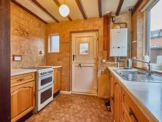 2 Bedroom Semi Detached House For Sale In Granby Close, Hinckl.