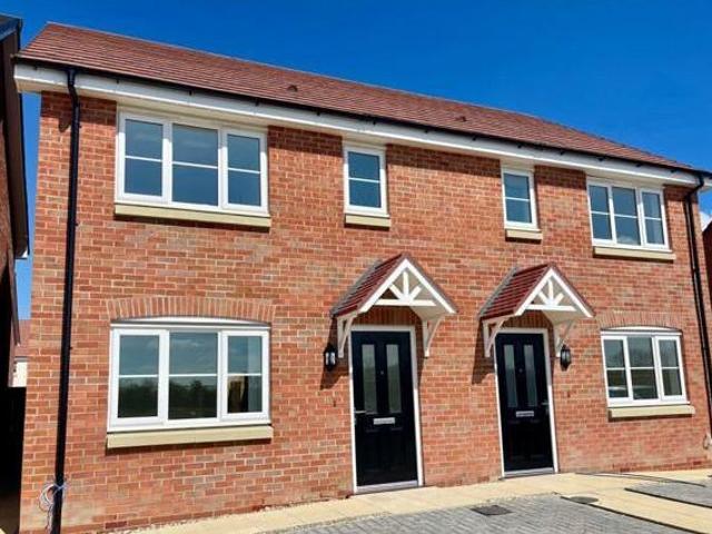 2 Bedroom Semi detached House For Sale In Grimsby, Lincolnshire
