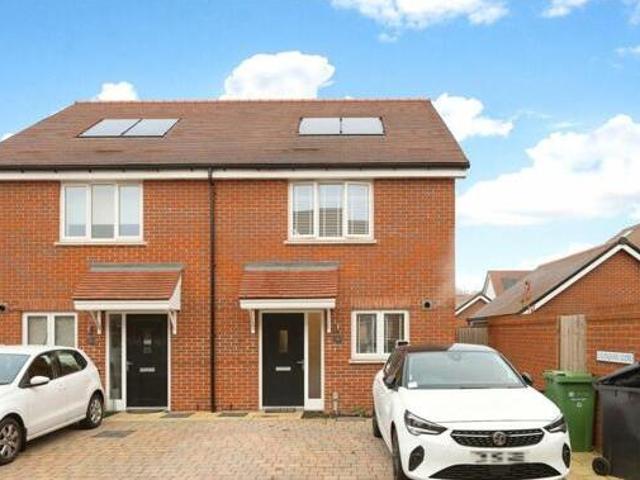 2 Bedroom Semi detached House For Sale In Guildford, Surrey