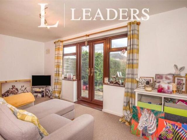 2 bedroom semi detached house for sale in Hawkins Close, Worcester, Worcestershire, WR2
