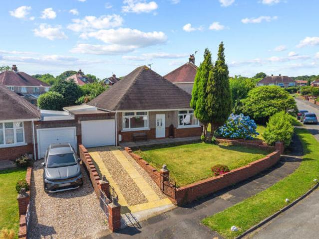 2 bedroom semi detached house for sale in Hendy Close, Derwen Fawr, Swansea, SA2