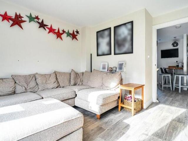 2 bedroom semi detached house for sale in Hilton Close, Bedford, MK42