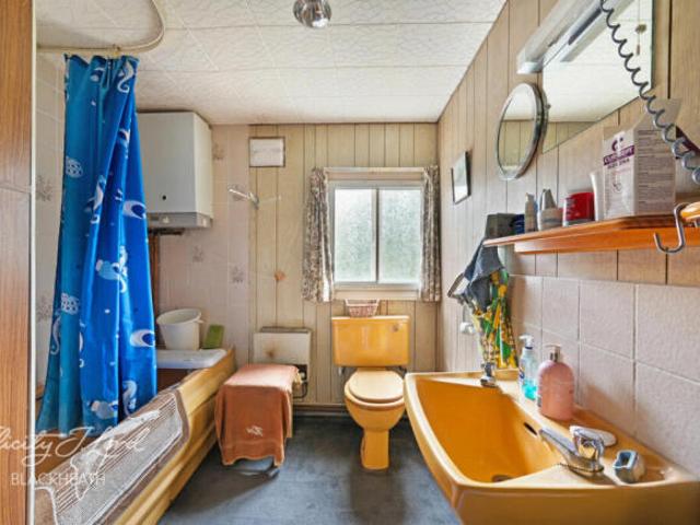 2 bedroom semi detached house for sale in Hillreach, London, SE18