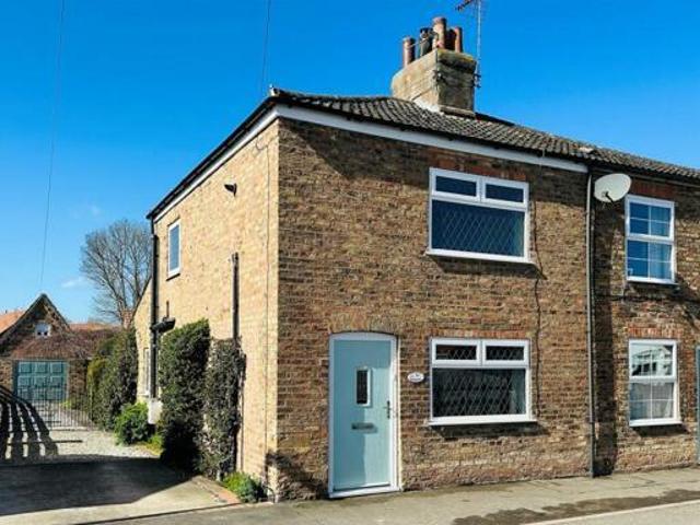2 Bedroom Semi detached House For Sale In Hook