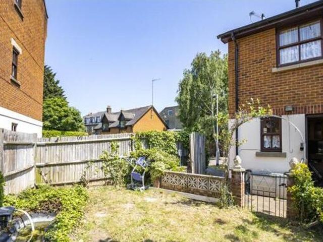 2 Bedroom Semi detached House For Sale In Islington, London