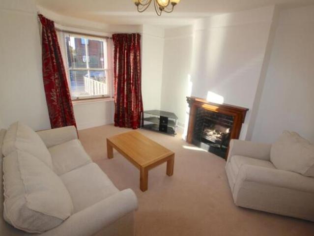 2 bedroom semi detached house for sale in Josephs Road, Guildford, GU1