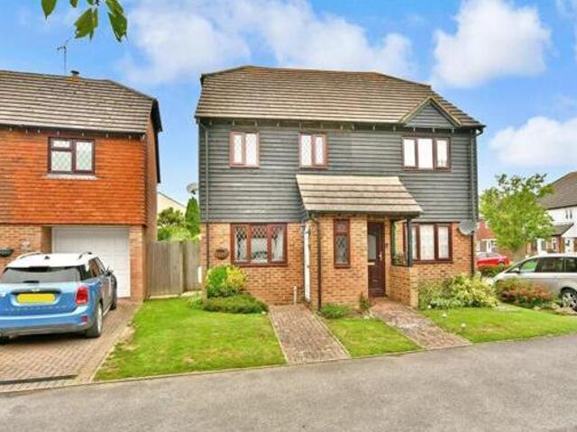 2 Bedroom Semi detached House For Sale In Kingsnorth, Ashford