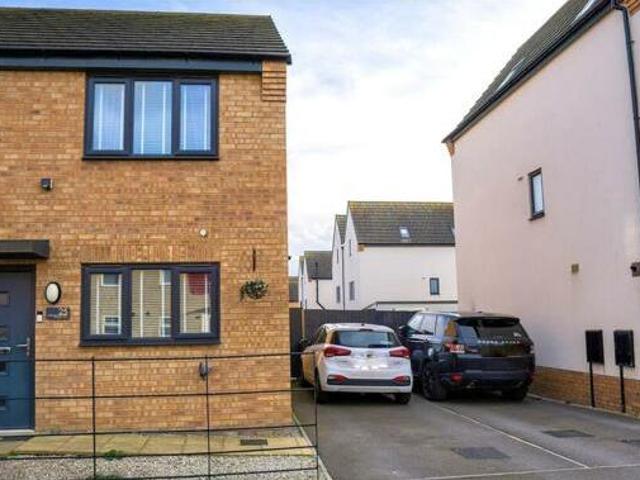 2 Bedroom Semi detached House For Sale In Kingswood