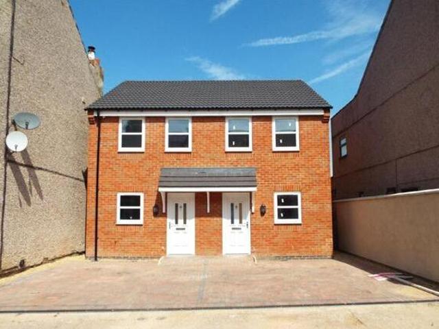 2 Bedroom Semi detached House For Sale In Kirkby in ashfield, Nottingham