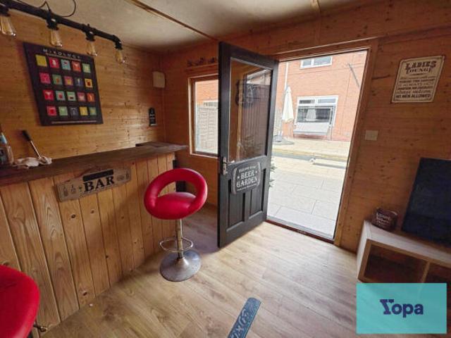 2 bedroom semi detached house for sale in Ladybank Grove, Blurton, Stoke on trent, ST3