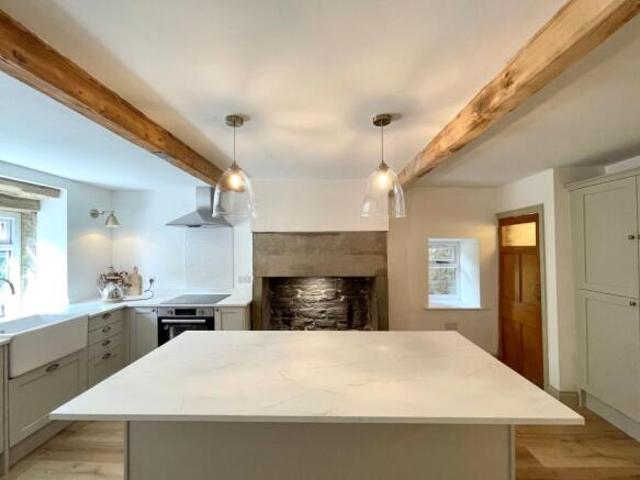 2 bedroom semi detached house for sale in Laund Road, Huddersfield, HD3