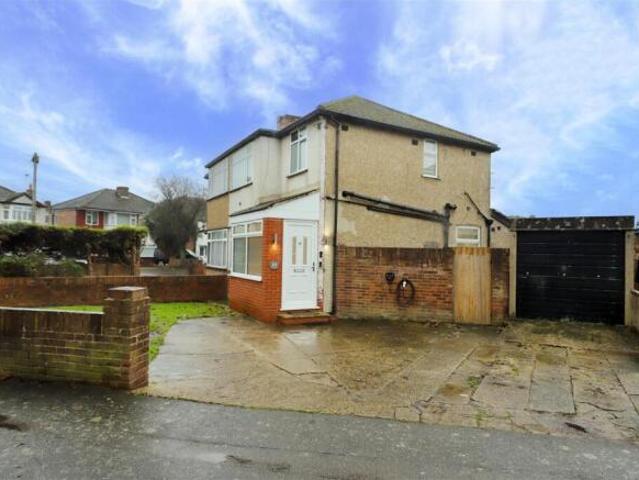 2 bedroom semi detached house for sale in Leamington Place, Hayes, UB4