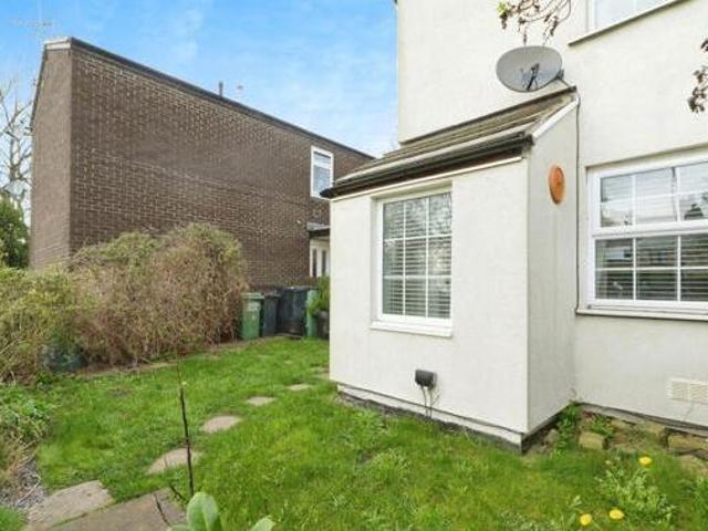 2 Bedroom Semi detached House For Sale In Leeds