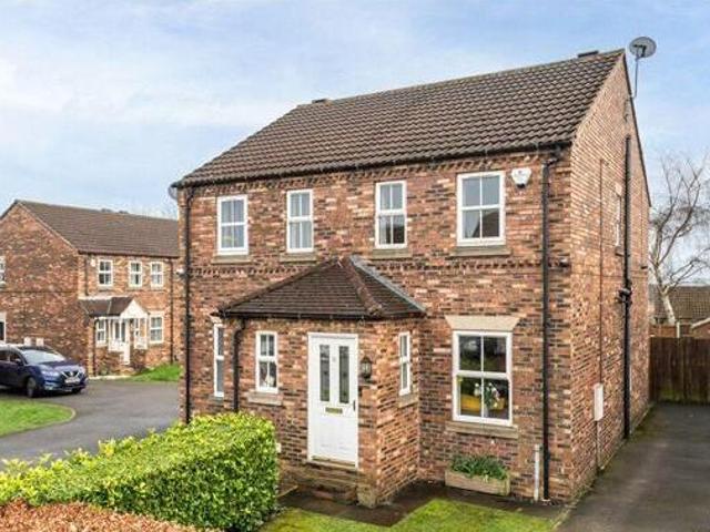 2 Bedroom Semi detached House For Sale In Leeds, West Yorkshire