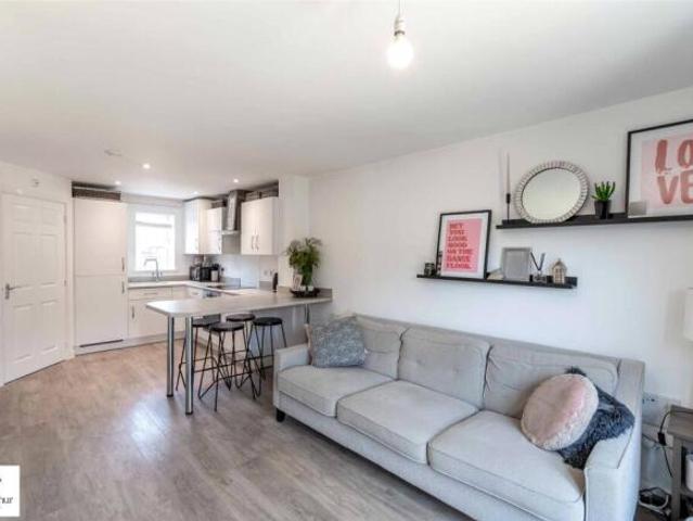 2 bedroom semi detached house for sale in Lincoln Close, Bessacarr, Doncaster, South Yorkshire, DN4
