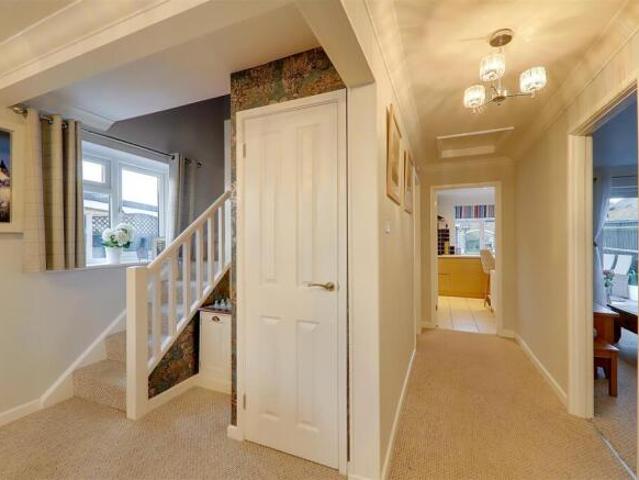 2 bedroom semi detached house for sale in Lingfield Close, Worthing, BN13