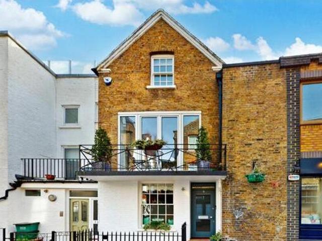 2 Bedroom Semi detached House For Sale In London