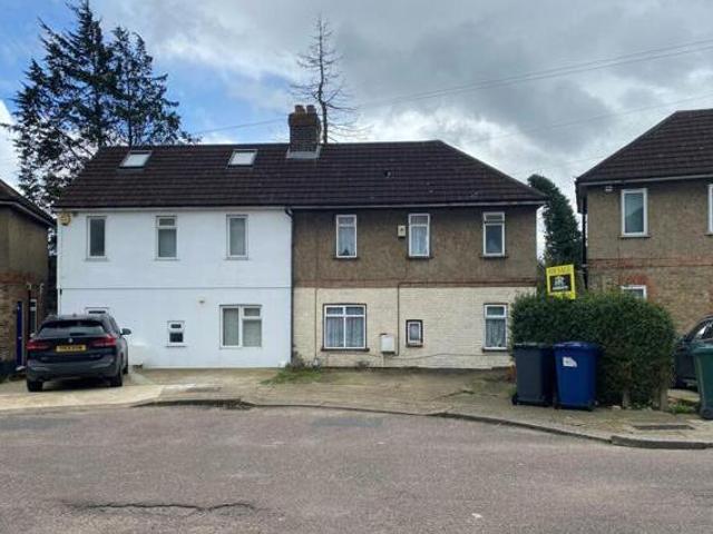 2 Bedroom Semi detached House For Sale In London