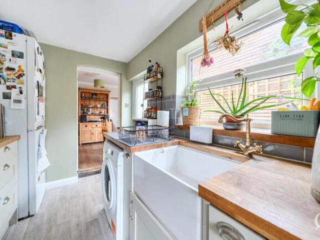 2 bedroom semi detached house for sale in London Road, Lynsted, Sittingbourne, Kent, ME9