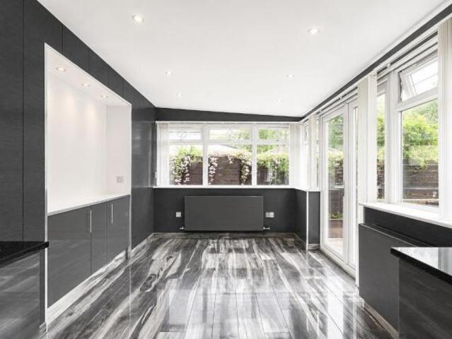 2 bedroom semi detached house for sale in Lochend Road, Gartcosh, North Lanarkshire, G69 8BE, G69