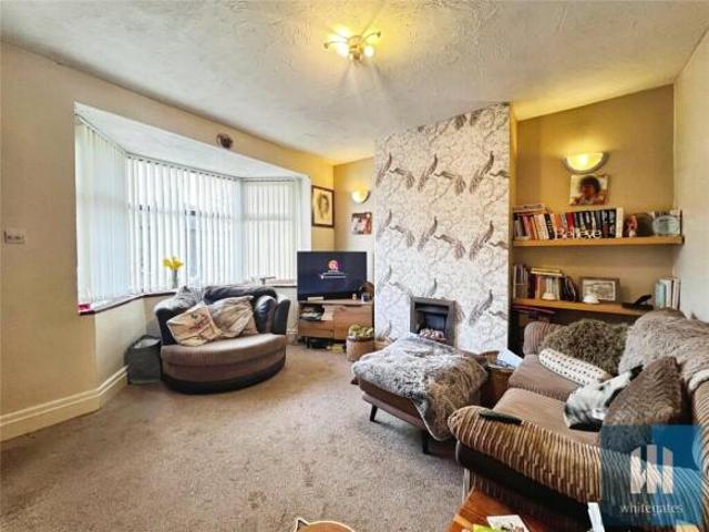 2 bedroom semi detached house for sale in Lockwood Scar, Newsome, Huddersfield, HD4