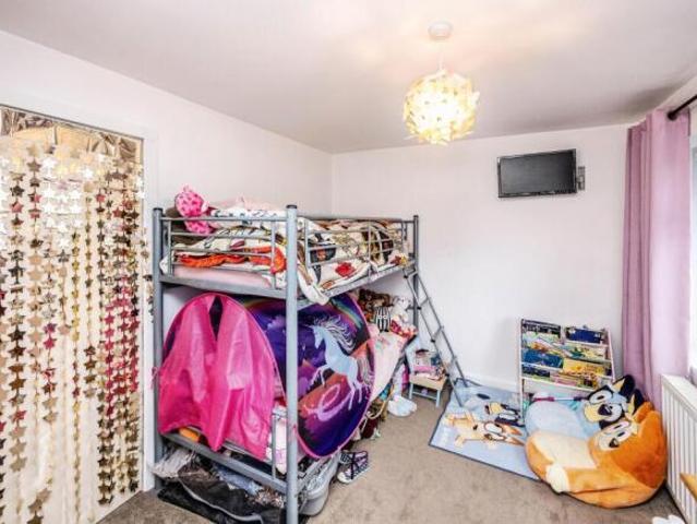 2 bedroom semi detached house for sale in Lockwood Scar, Huddersfield, HD4